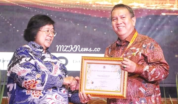 Pj. Bupati Muara Enim Raih Penghargaan Pembina Proklim 2023 - MZK News