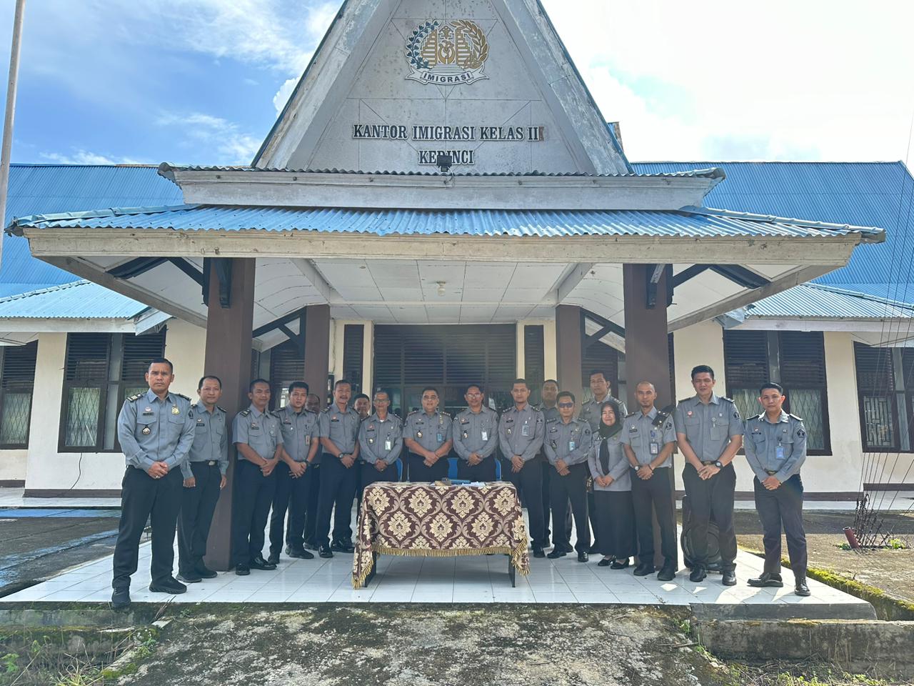 Kantor Imigrasi Kelas II Non TPI Kerinci Lakukan Pemusnahan Arsip Substantif - MZK News