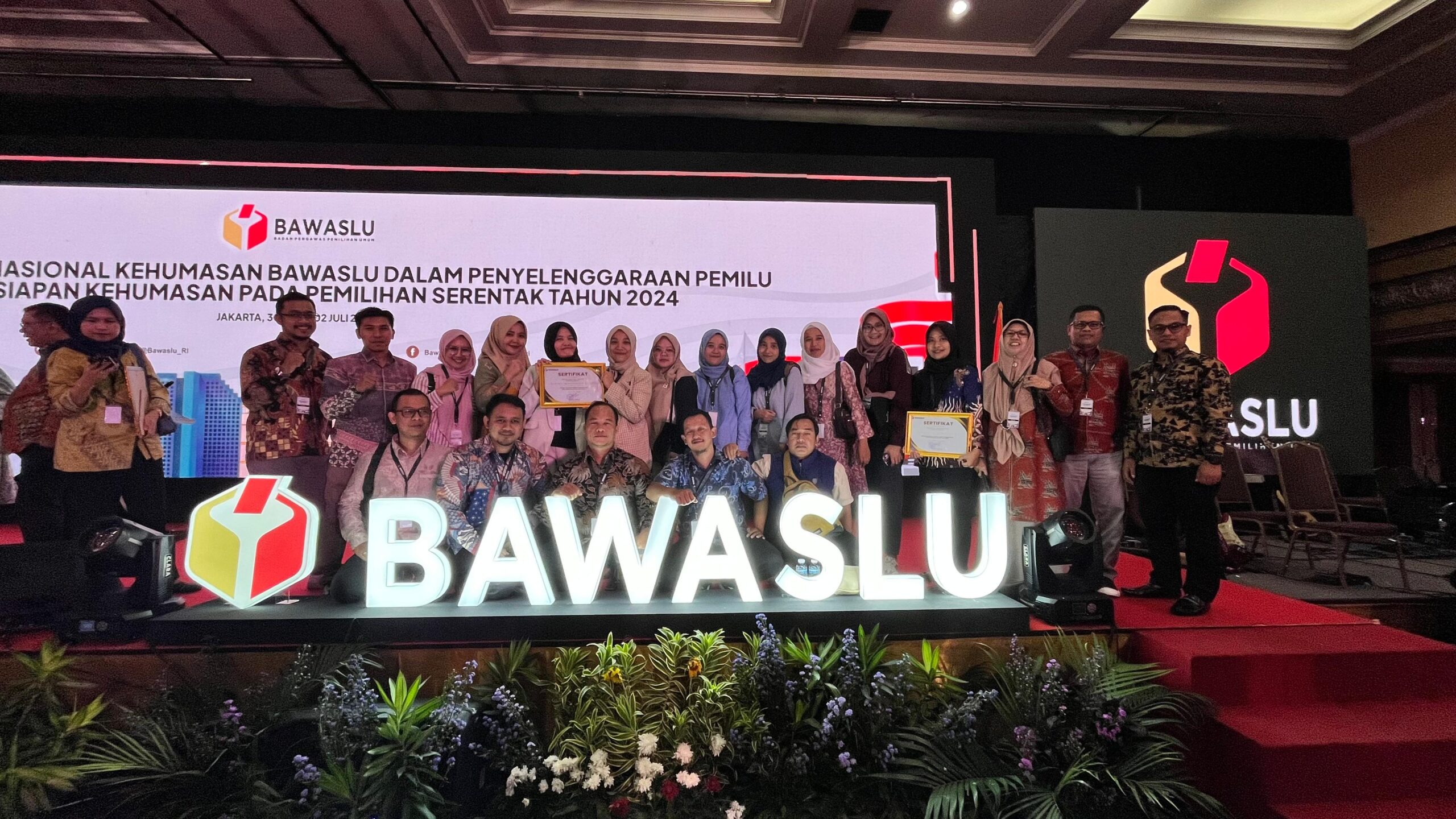 Bawaslu Sumbar Raih Kehumasan Terbaik Tingkat Provinsi pada Pelaksanaan Pemilu 2024 - MZK News