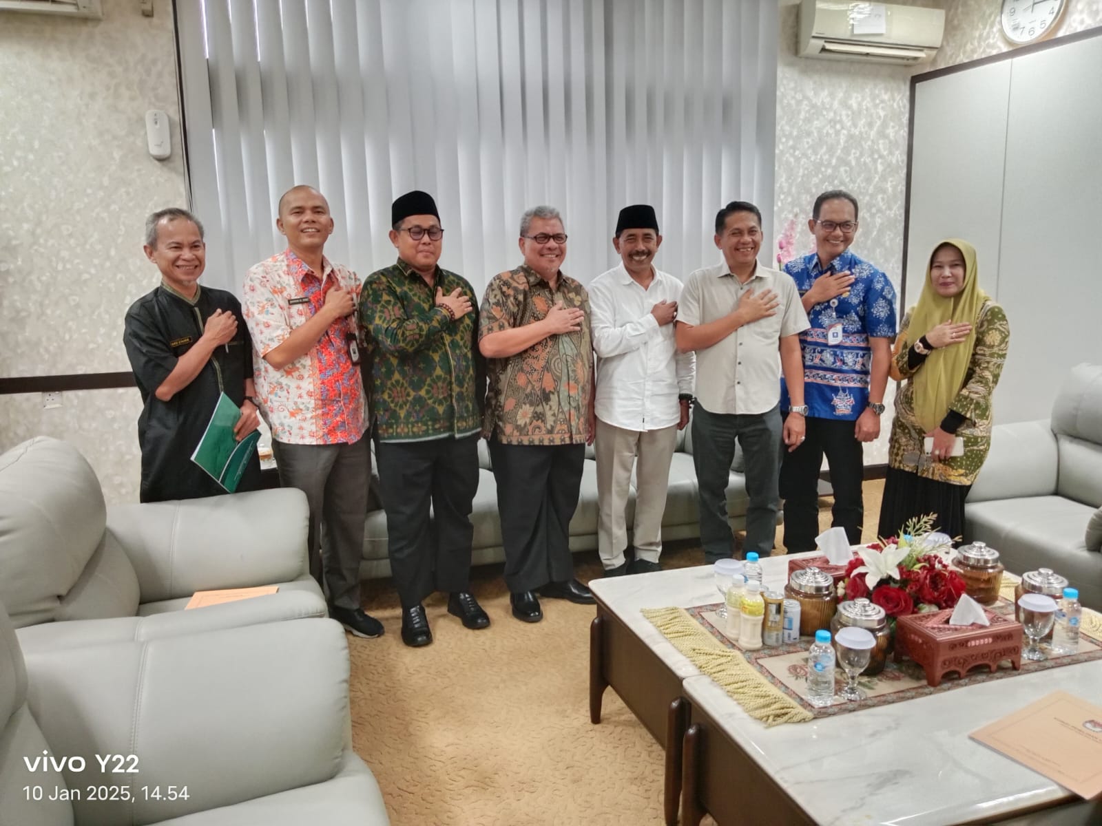 Muhidi Terima Surat Usulan Pengesahan dan Pengangkatan Cagub-Cawagub ...