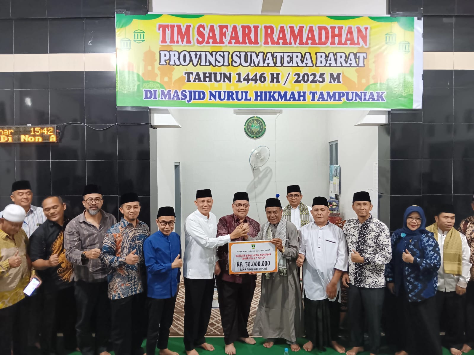 Muhidi Safari Ramadan ke Masjid Nurul Hikmah Tampuniak Nagari Pauah ...