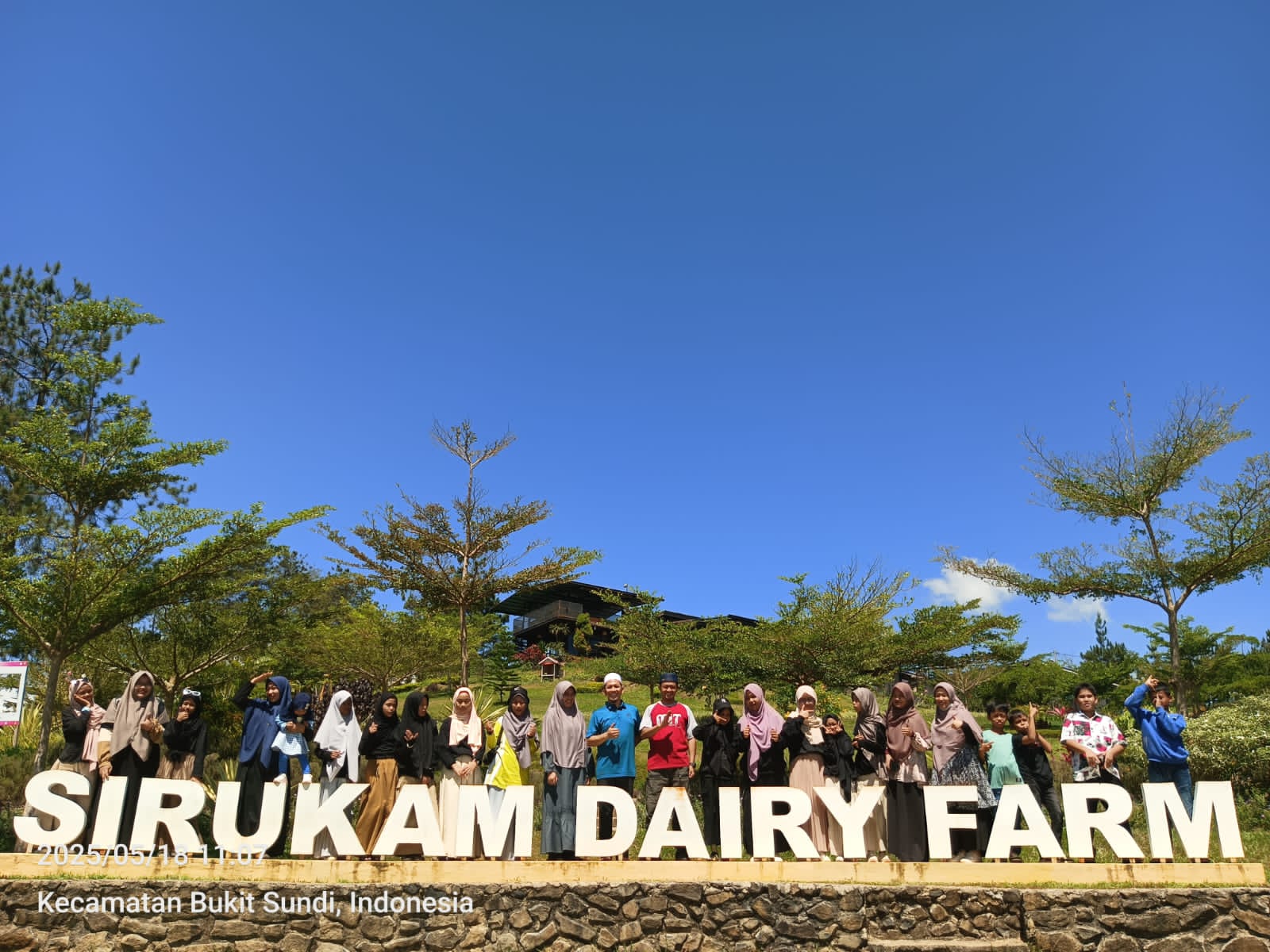 MIS Tahfizh Rabbani Solok Gelar Pelepasan Santri di Sirukam Dairy Farm ...